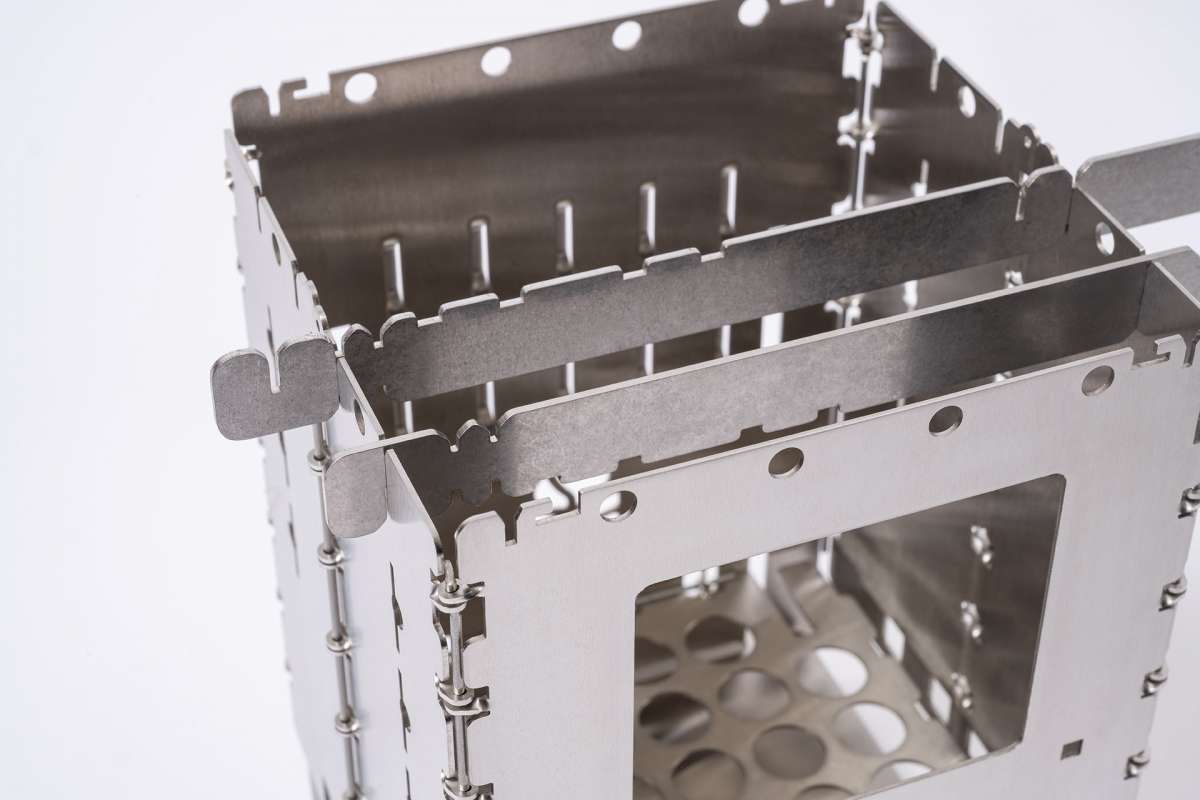 Bushbox XL - super efficient, portable folding stove | Bushcraft ...